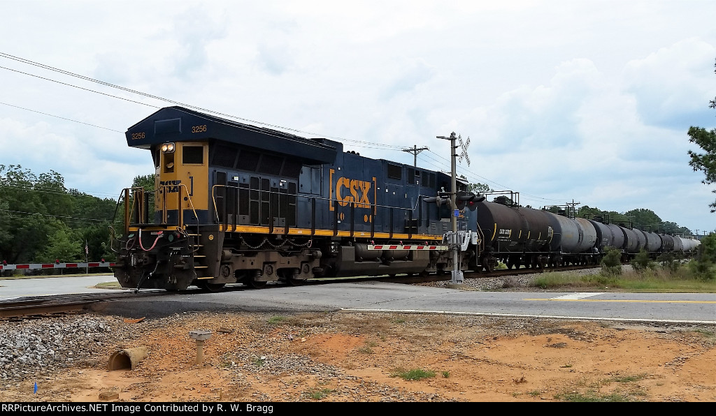 CSX 3256 (ET44AH)